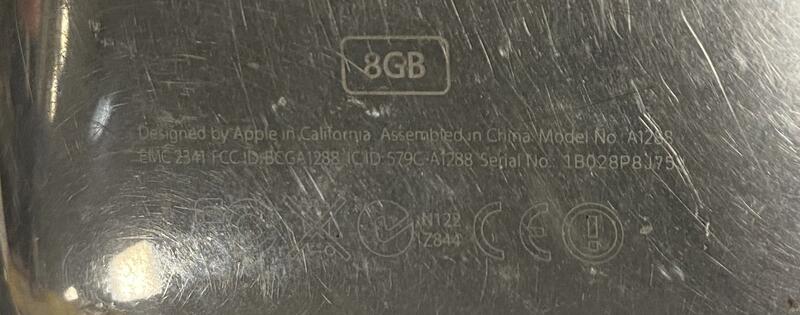 二手市面稀少復古Apple iPod touch 2代8GB A1288(外接電源無反應但不知好壞當收藏/裝飾品) | 露天市集 | 全台最大 ...