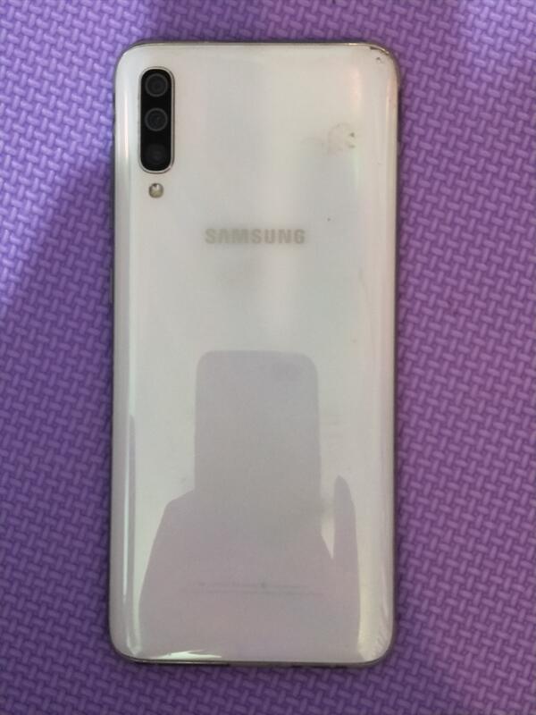 Samsung Galaxy A70 SM-A7050 零件機 | 露天市集 | 全台最大的網路購物市集
