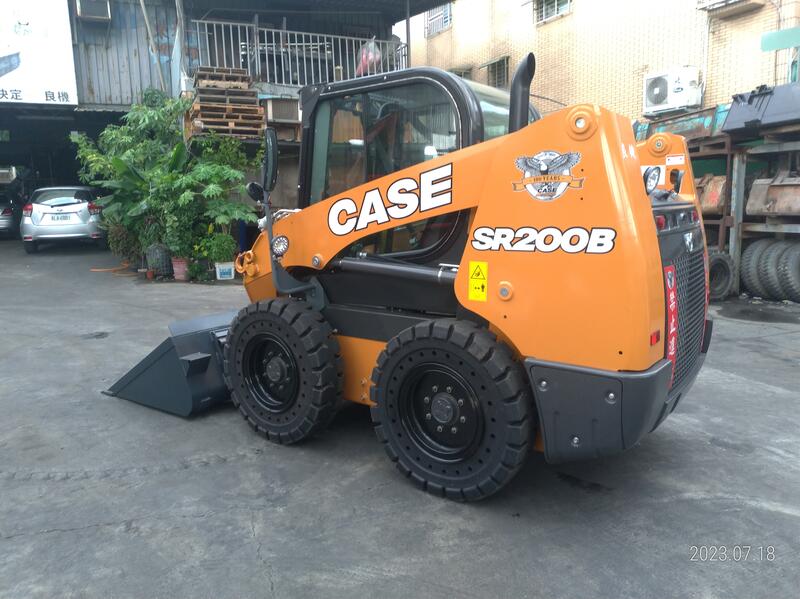 (多台供應)全新山貓 CASE 全新鏟裝機 冷氣 SR200B | 露天市集 | 全台最大的網路購物市集