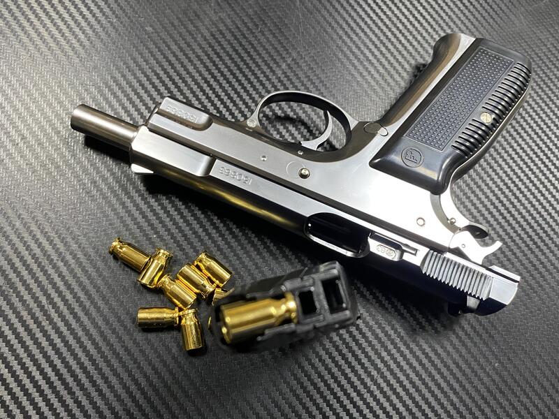 {凱璿 生存遊戲專賣店} MARUSHIN ASG CZ75 拋殼式瓦斯手槍 亮銀色 日本原裝進口 授權刻字 免運費 | 露天市集 | 全台最 ...