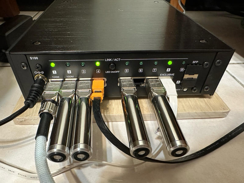 【UP Music】黑.銀雙色可選 日本DELA S100/2 第二代音響級網路交換器 Melco S100/2可參考 | 露天市集 | 全台最大的網路購物市集