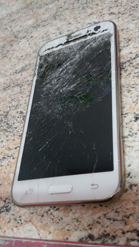 Samsung Galaxy J2(SM-J200Y) 可充電.可開機.螢幕破.商品如圖.零件機販售.售出不退 | 露天市集 | 全台最大的 ...