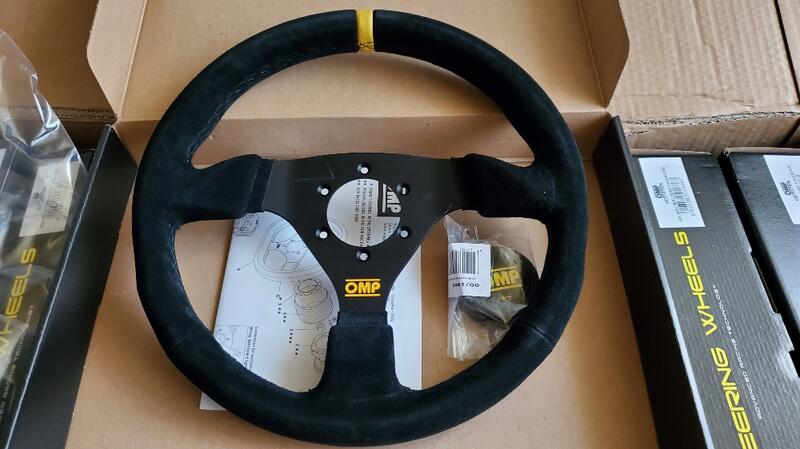 人身部品～全新正OMP TARGA 330mm平面反皮方向盤只要7500 | 露天市集 | 全台最大的網路購物市集