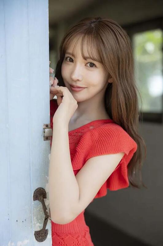 【現貨供應中，海外限定封面版】三上悠亞 寫真集《Last your...》 | 露天市集 | 全台最大的網路購物市集