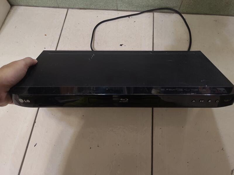 (D12) LG BD550 網路藍光播放器 /可正常播放 /退片卡住無法退片 /零件機 | 露天市集 | 全台最大的網路購物市集