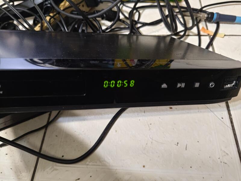 (D12) LG BD550 網路藍光播放器 /可正常播放 /退片卡住無法退片 /零件機 | 露天市集 | 全台最大的網路購物市集