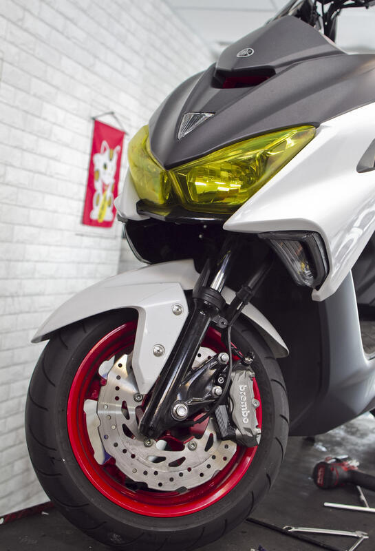 AK550 左邊 卡鉗 BREMBO 輻射卡鉗 灰色 黑色 FORCE SMAX BWSR 五代勁戰 孔距100MM | 露天市集 | 全台最大的網路購物市集