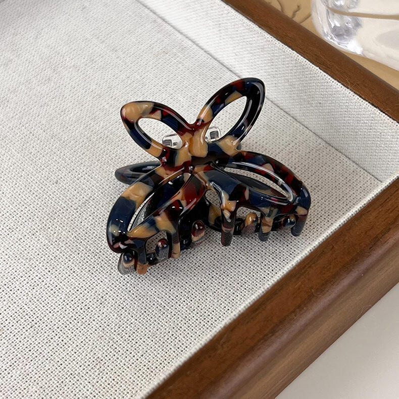 {朵朵韓飾} C804 韓國直送(正韓)-個性氣質壓克力蝴蝶抓夾(八色) | 露天市集 | 全台最大的網路購物市集