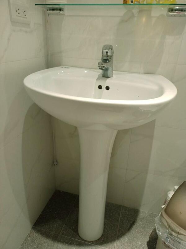 大鯊魚水電廣場】CAESAR 凱撒 L2220S／B260C 面盆配長瓷腳 洗臉盆 面盆 | 露天市集 | 全台最大的網路購物市集