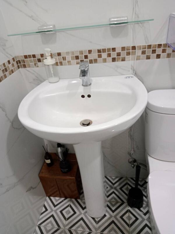 大鯊魚水電廣場】CAESAR 凱撒 L2220S／B260C 面盆配長瓷腳 洗臉盆 面盆 | 露天市集 | 全台最大的網路購物市集