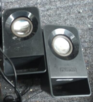 二手logitech 羅技S-00143多媒體音箱機插孔(初步測試有聲音輸出歡迎自取 | 露天市集 | 全台最大的網路購物市集