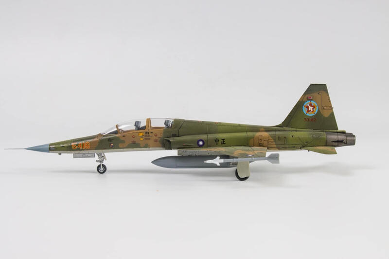 夢模型 1/72 國軍版 永遠的虎嘯F-5E ／RF5E ／F-5F三架套裝 | 露天市集 | 全台最大的網路購物市集