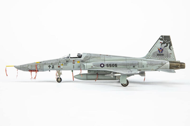 夢模型 1/72 國軍版 永遠的虎嘯F-5E ／RF5E ／F-5F三架套裝 | 露天市集 | 全台最大的網路購物市集