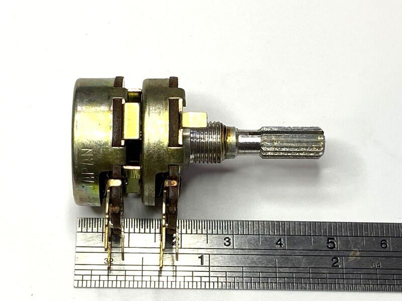 日本 NOBLE B-100K x 2 2層碳膜可變電阻 VR 1顆1標 | 露天市集 | 全台最大的網路購物市集