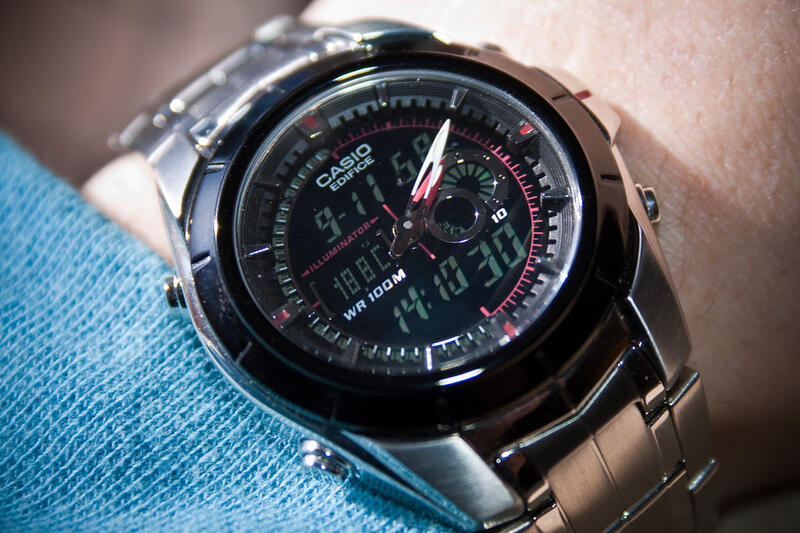 CASIO 雙顯賽車錶 型號為EDIFICE EFA-119-BK(功能正常使用中,些許使用痕跡,僅賣一周) | 露天市集 | 全台最大的網路購物市集