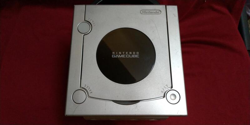 任天堂GC 二手整修品 GAMECUBE 日規主機 + GBA底座 套裝組 (銀色) | 露天市集 | 全台最大的網路購物市集