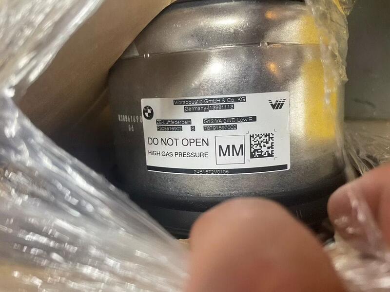 代購 全新 BMW 730d 2016 G11 G12 F. Right 右前 37107915970 原廠氣壓避震器 | 露天市集 | 全台 ...
