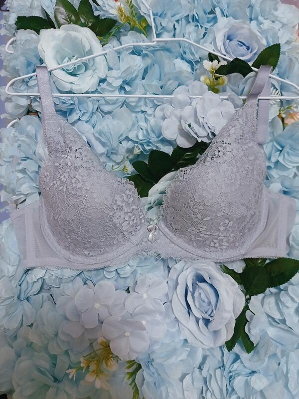 【過季全新商品】Dai轉售16-8691 低V 75D=34D記憶枕下厚上薄單內衣(MQ藍) | 露天市集 | 全台最大的網路購物市集