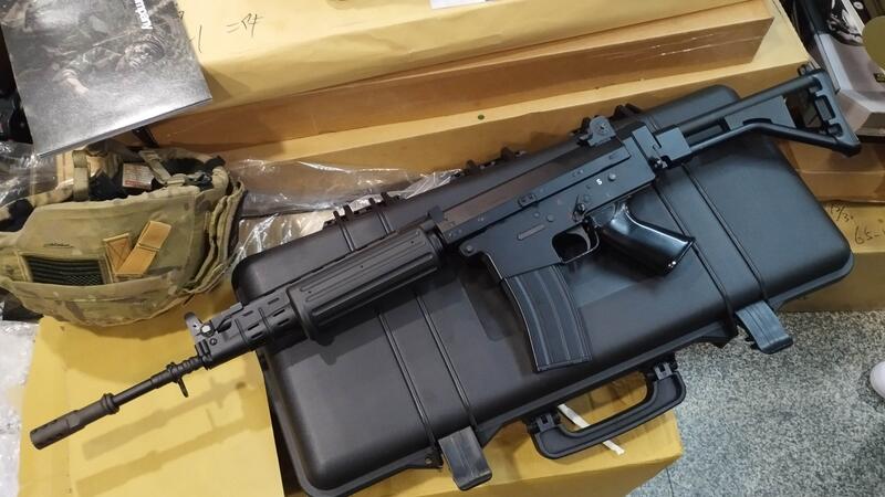 五0兵工 VFC FN FNC GBBR瓦斯後座力氣步槍，鋼沖壓 AR 彈匣 | 露天市集 | 全台最大的網路購物市集