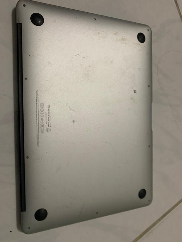 Apple MacBook Air(A1369)螢幕未破。沒充電器可試，零件機販售，售出不退 | 露天市集 | 全台最大的網路購物市集