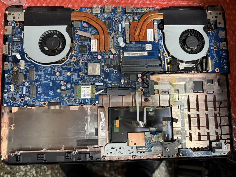 故障品Lutec遠翰(NBF5文)TF G150T-B1 15.6吋i7-6700HQ筆記型電腦***無法開機*** | 露天市集 | 全台最 ...