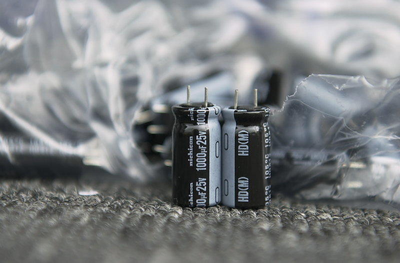 一標10顆售100元，日本nichicon HD 1000uf25V 105℃ 尺寸10mm x 31.5mm電解電容 | 露天市集 | 全台 ...