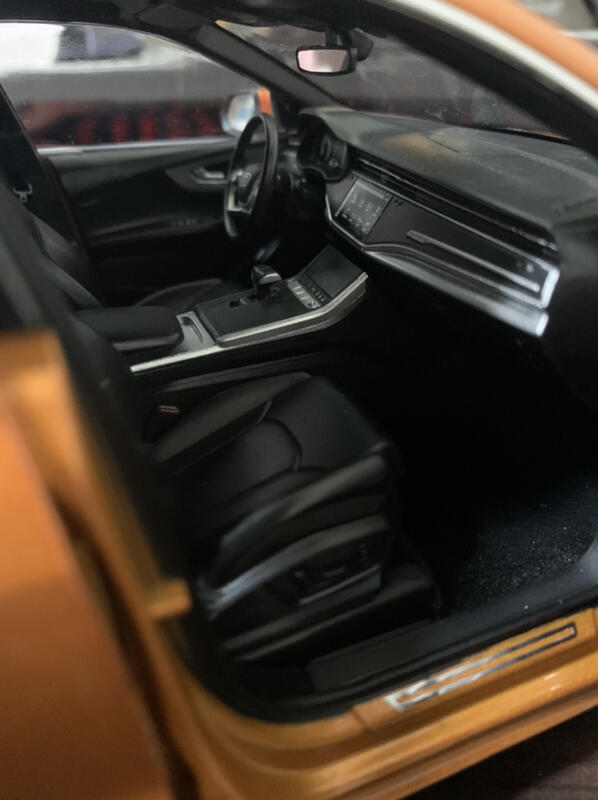 【E.M.C】1:18 1/18 Norev Audi Q8 2018 金屬模型車 | 露天市集 | 全台最大的網路購物市集