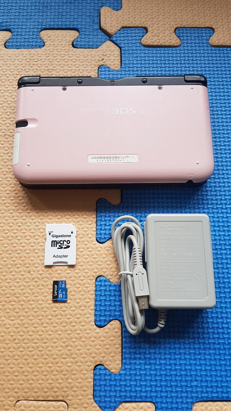 【回憶瘋】售3DS LL 粉色機(已改機.內建遊戲) 贈送32G卡(內附遊戲) 8成新 | 露天市集 | 全台最大的網路購物市集