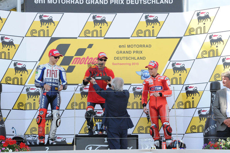 【油購網】ENI Racing Moto2 5W40 sport MotoGP 頂級合成 機車 機油 義大利 agip | 露天市集 | 全台 ...