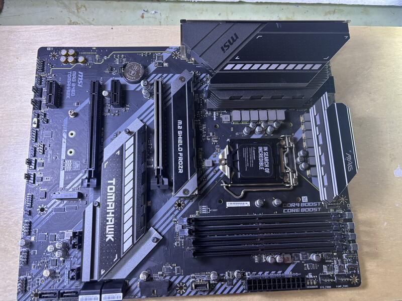 微星 MGA B460 TOMAHAWK 1200腳位大板子,板子乾淨 附檔板 | 露天市集 | 全台最大的網路購物市集