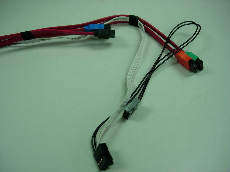 全新 Mini SAS Cable 1x(SFF-8087) To 4x(SATA) With SGPIO | 露天市集 | 全台最大的網路購物市集