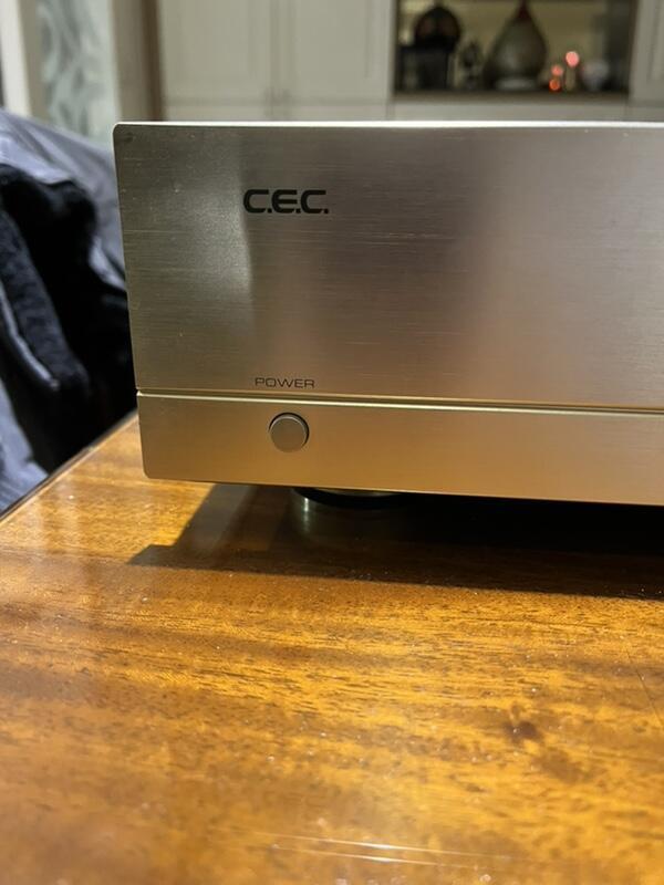 CEC TL-5100 日本高級CD轉盤同軸及平衡數位輸出（無光纖輸出）無遙控器 | 露天市集 | 全台最大的網路購物市集