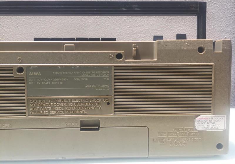 AIWA CS-200早期收錄音機 手提音響 愛華 日本製 (已售出，勿下標) | 露天市集 | 全台最大的網路購物市集