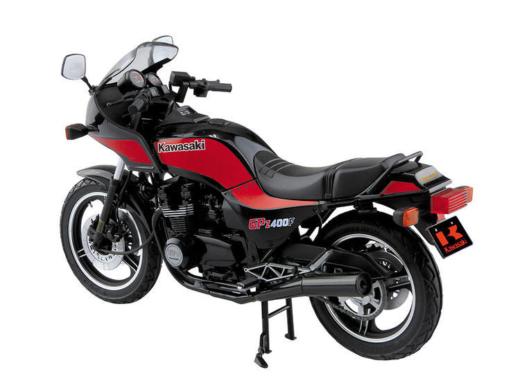 《密斯特喬》青島社 AOSHIMA 1/12 機車36 川崎 GPz400F 1984 機車模型 | 露天市集 | 全台最大的網路購物市集