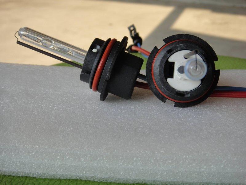 HID HID燈泡 35W 5000K 1顆120元,2顆200元 庫存出清 | 露天市集 | 全台最大的網路購物市集