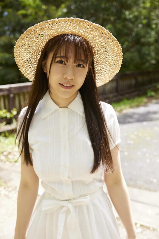 (代訂)9784801936201 AV女優 一乃あおい 一乃葵 1st寫真集「蒼い軌跡」 | 露天市集 | 全台最大的網路購物市集