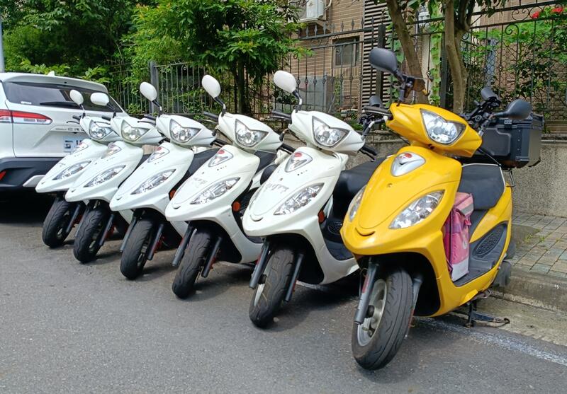 降價出售 2013 Kymco 光陽 奔騰v2 150 露天市集 全台最大的網路購物市集