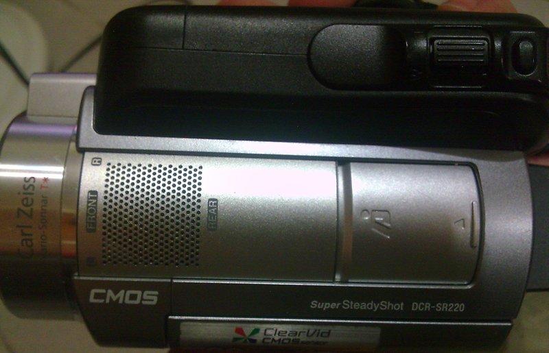 SONY硬碟式數位攝影機 V8 DCR-SR220-220 (60GB)HDD | 露天市集 | 全台最大的網路購物市集
