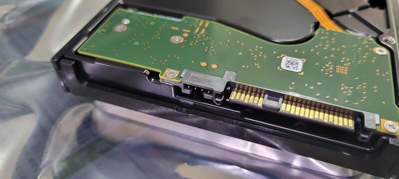 全新希捷Seagate Exos 16TB SAS介面 企業級硬碟，4550元無保固，能接受再下標 | 露天市集 | 全台最大的網路購物市集