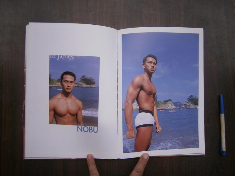 (全友書店)限制級~寫真集《4AM ~ 4 ASIA MEN ~ 杜達雄攝影集》00 | 露天市集 | 全台最大的網路購物市集