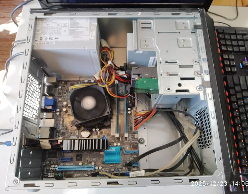 (A)🖥【ASUS Essentio CM6730】經典W7電腦主機｜i5四核｜8GB記憶體｜GT530獨顯 | 露天市集 | 全台最大的網路購物市集
