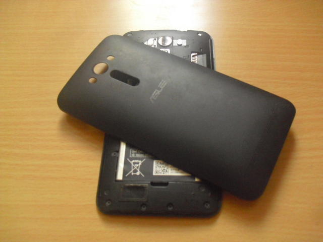 ※隨緣※華碩 ASUS ZOOLD．八核心．5.5吋．1300萬．螢幕有細裂紋/不影響功能/附手機簡配．一組價1800元 | 露天市集 | 全 ...