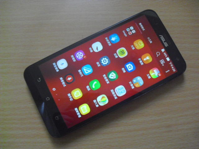 ※隨緣※華碩 ASUS ZOOLD．八核心．5.5吋．1300萬．螢幕有細裂紋/不影響功能/附手機簡配．一組價1800元 | 露天市集 | 全 ...