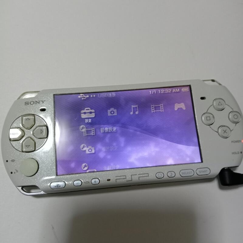 SONY PSP 3007 遊戲機 主機一台無電池配件開機讀光碟正常 | 露天市集 | 全台最大的網路購物市集