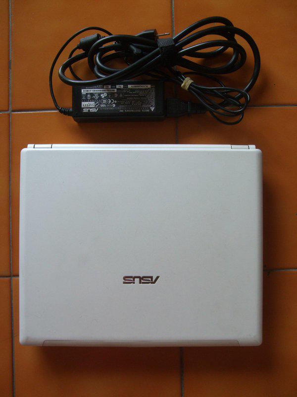 E.二手~ASUS U5F 白色故障機~ 附電源供應器、電池~ 直購含運 NT 2000 | 露天市集 | 全台最大的網路購物市集