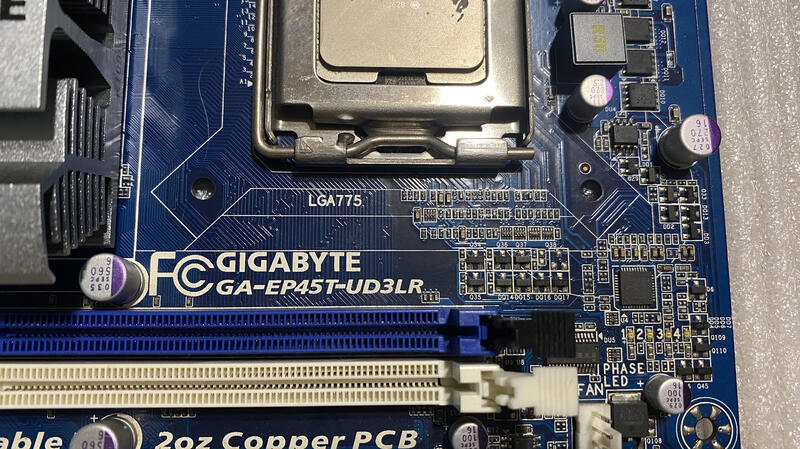 華碩 775 主機板 GA-EP45T-UD3LR 附堪用擋板+Q8300/Q8400 | 露天市集 | 全台最大的網路購物市集