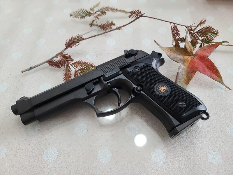 (已售出~價格參考用及紀念)(1500元)HFC M9 全金屬 鐵灰色 GBB 強力擊錘 HOP-UP 雙彈匣 附槍盒 | 露天市集 | 全台最大的網路購物市集