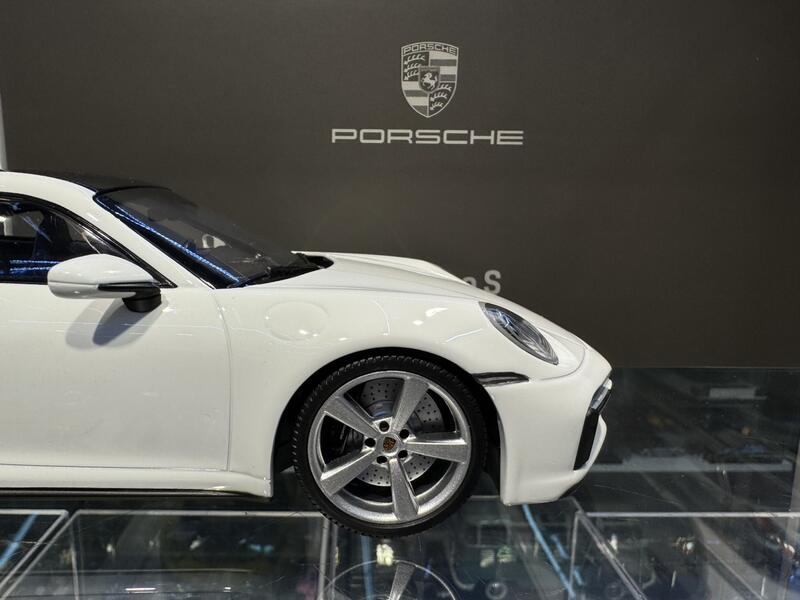吉華@ 1/18 原廠 Porsche 911 Turbo S Type 992 2022 White | 露天市集 | 全台最大的網路購物市集