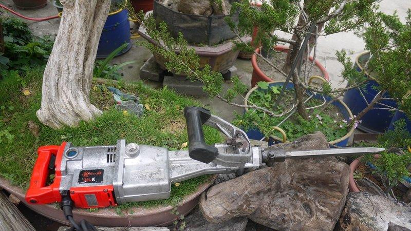 Milwaukee 英國 KANGO 950K 1700W 11.8Kg 破碎機 槌鑽 電鎚大型電動錘 附鑽尾2支 | 露天市集 | 全台最大 ...