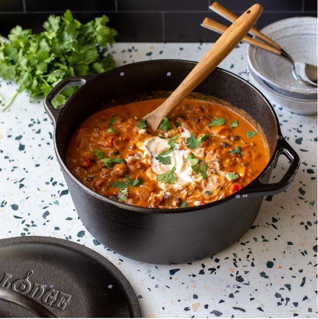 全新美國LODGE L10DOL3 Dutch Oven 7QT(6620CC)12吋集水釘蓋平底荷蘭鑄鐵鍋*平行商城* | 露天市集 | 全 ...